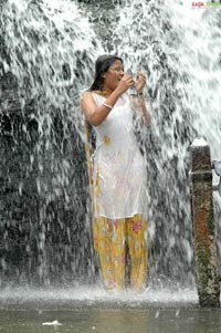 Prema Sagaram Movie Stills (Hot n Spicy)